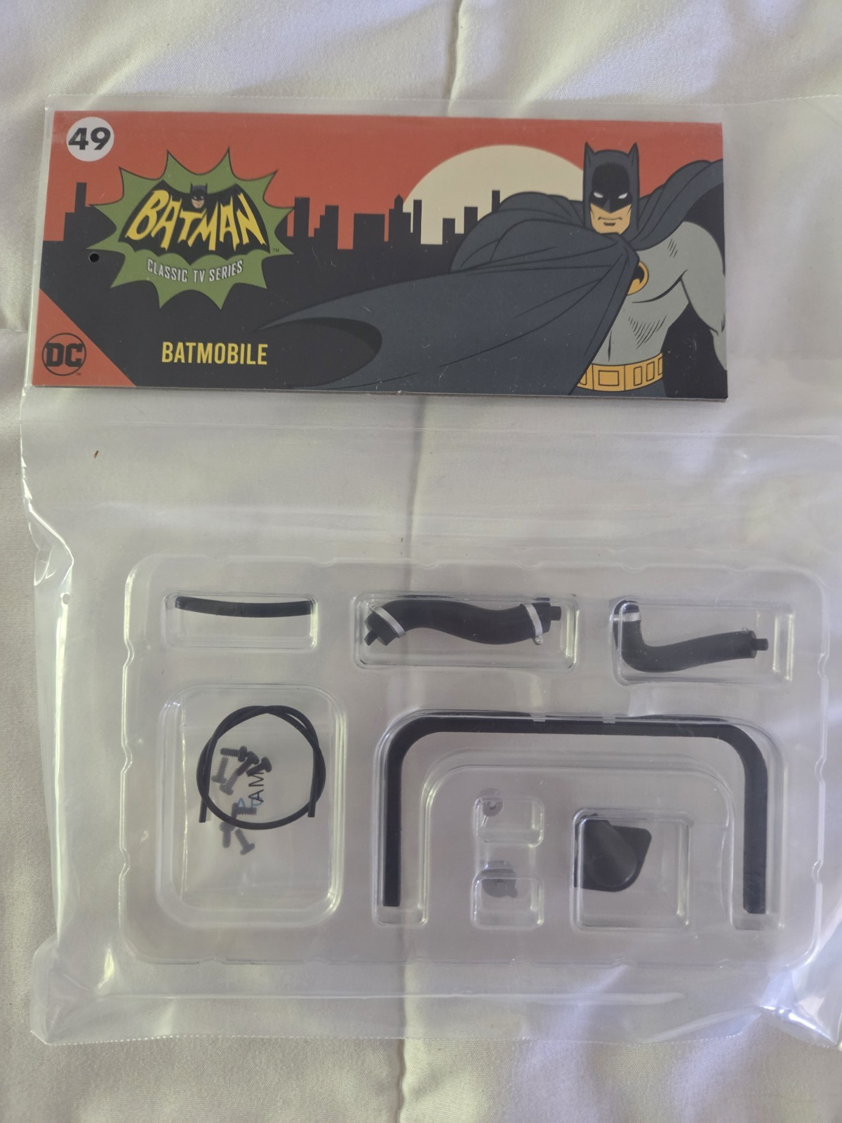 Fanhome Build The 1966 Batmobile TV Batman Car 1/8 Scale Model Kit ...