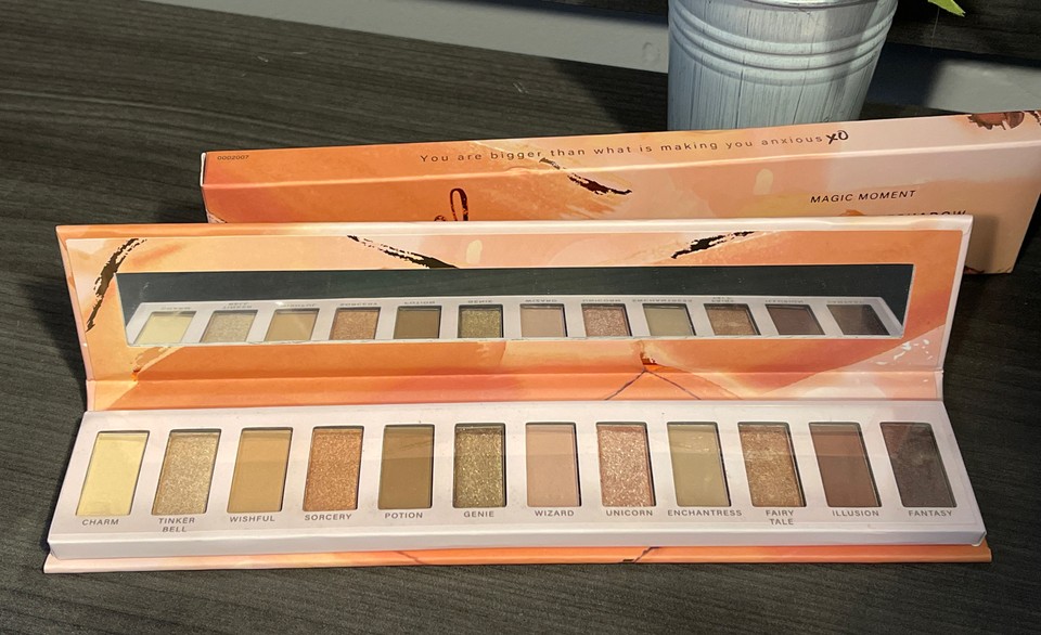 Mally XO Magic Moment Multi-Finish Eyeshadow Palette 12 Shades New in ...