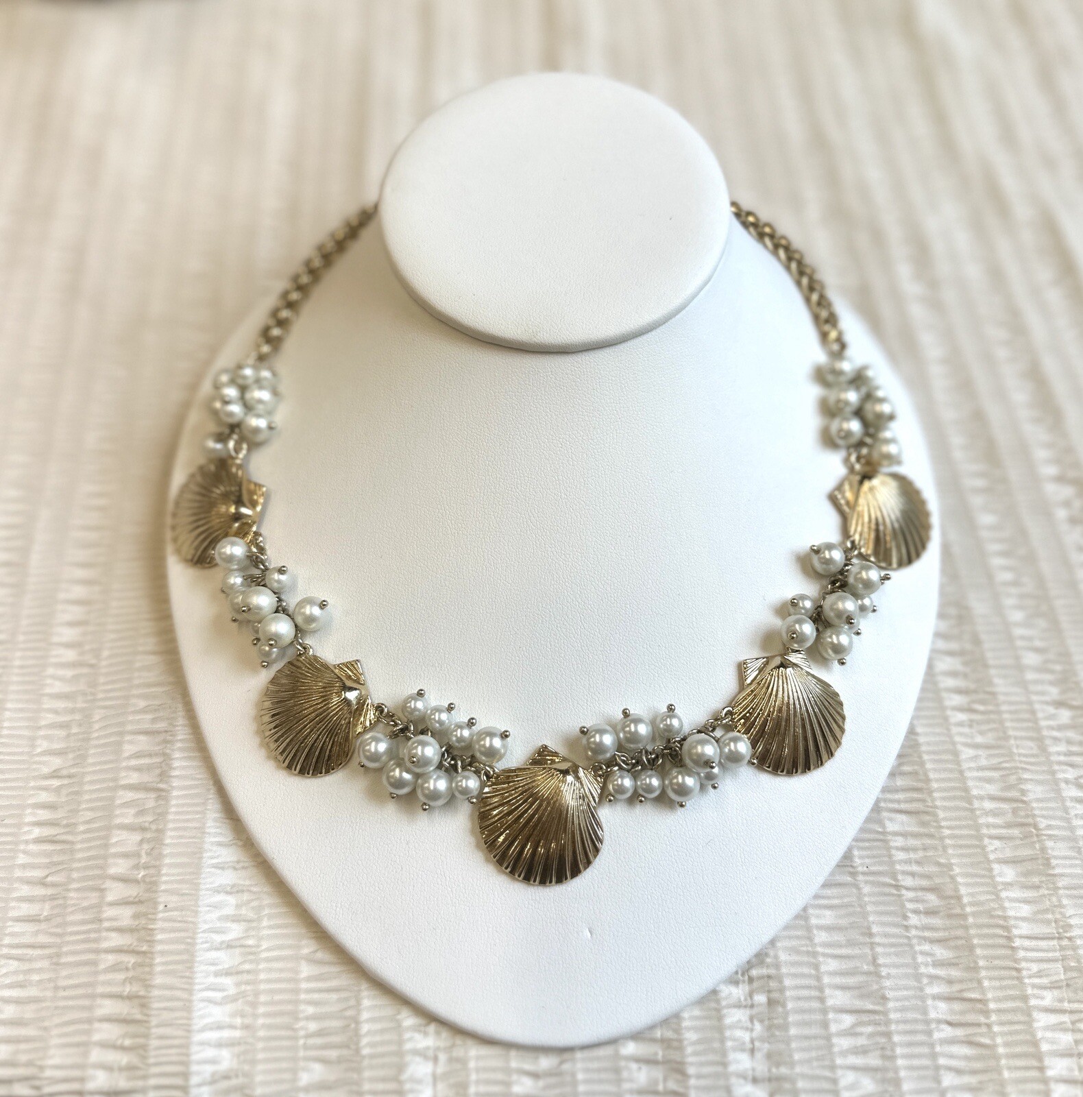 Stunningly Beautiful Talbots Gold Tone and Imitation Pearl Seashell ...