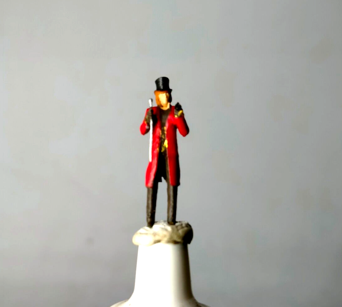Circus Ringmaster Performer HO 1:87 miniature figure no preiser | eBay