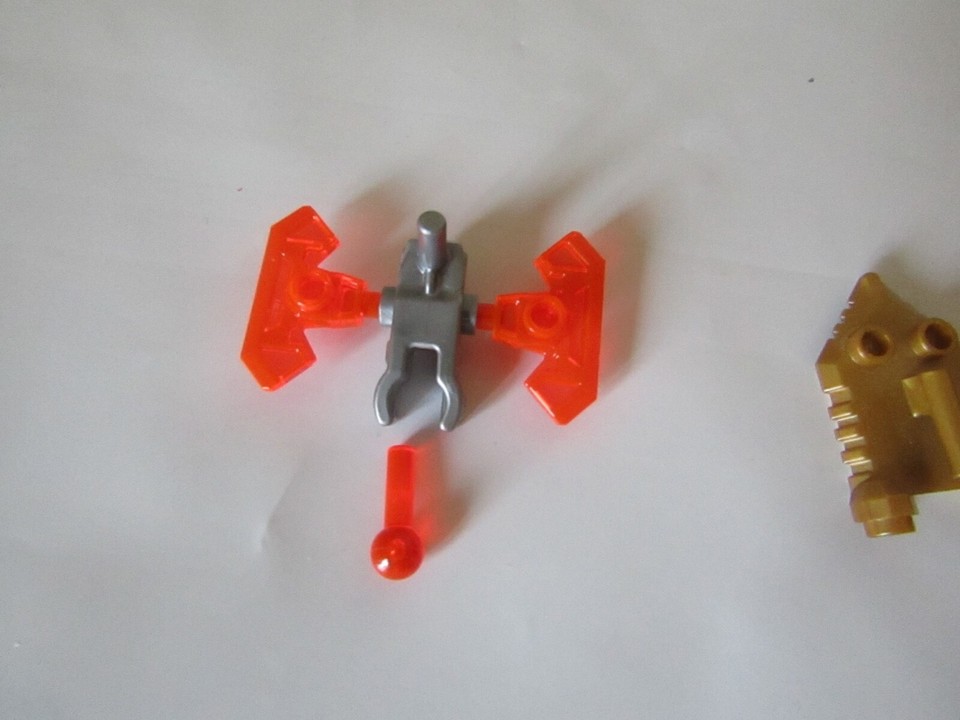 LEGO Nexo Knights Season 5 Twinfector Set 72002 Aaron & Weapon ...