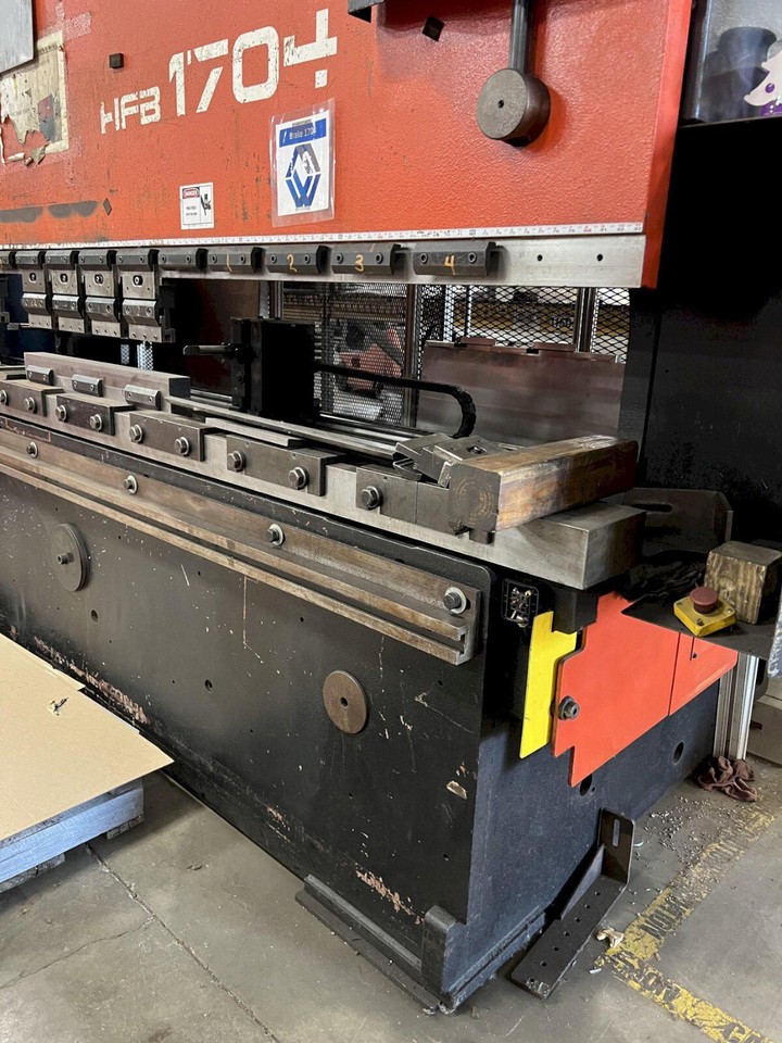 187 TON AMADA HFB 170-40, 167/148" LENGTH, OPERATOR 8 AXIS CNTL, 6 AXIS ...