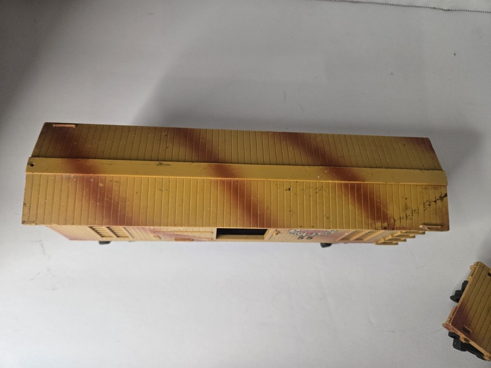 FOR PARTS ONLY Broken American Flyer 24565 Flat Car 24055 Gold Belt ...