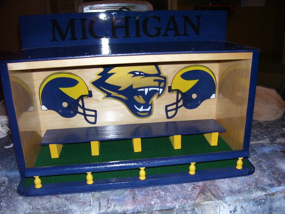 Michigan Wolverines bobble head display case felt floor shipped dis ...