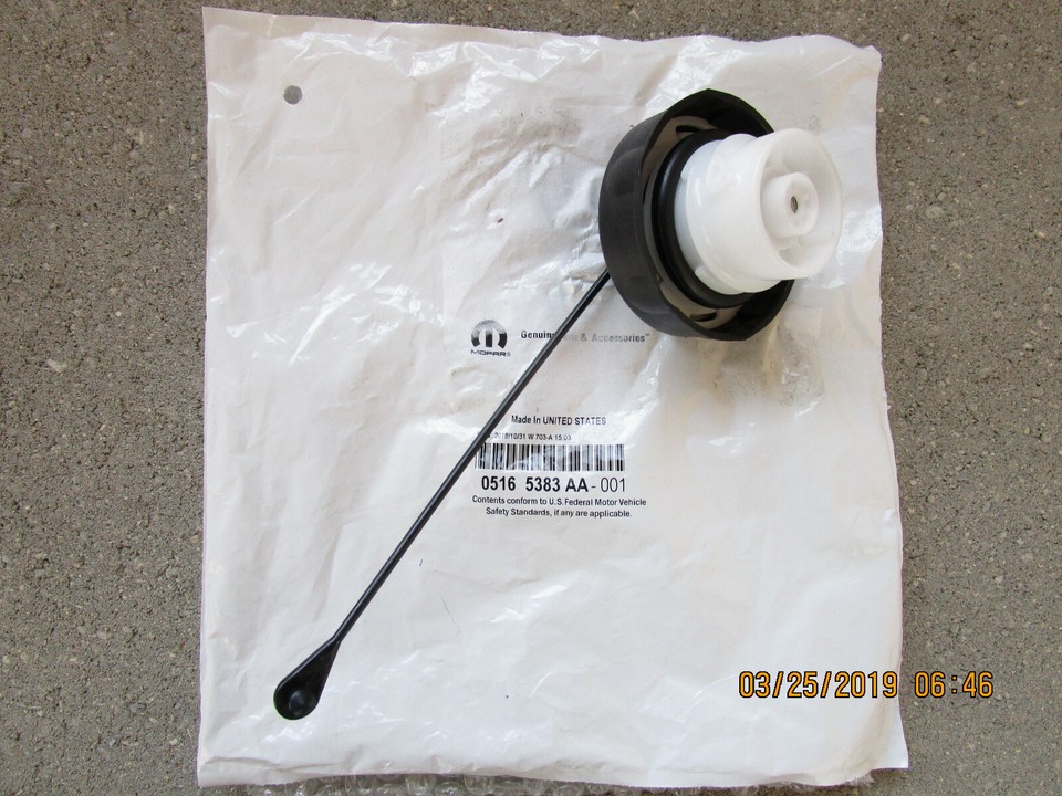 07 - 07 DODGE CALIBER SE SXT R/T FUEL GAS TANK FILLER CAP WITH TETHER ...