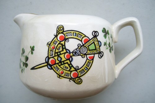 Carrigaline Pottery Co Cork Ireland Shamrock Pattern Creamer Gold Trim ...