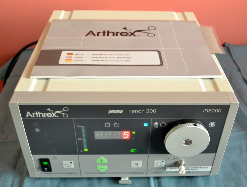 Arthrex IR8200 Light Source with Low 103 hours Lamp 300W | eBay