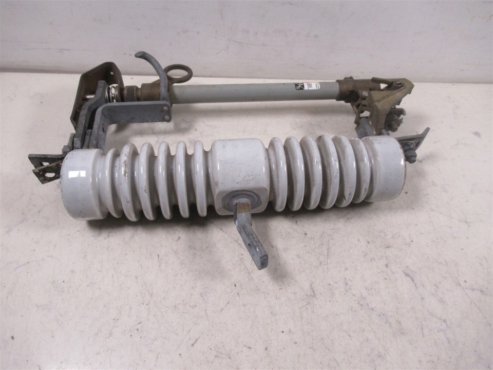 S&C Open Cut Out Fuse Type XS Electric Power Line Overhead 4.16 kV ...