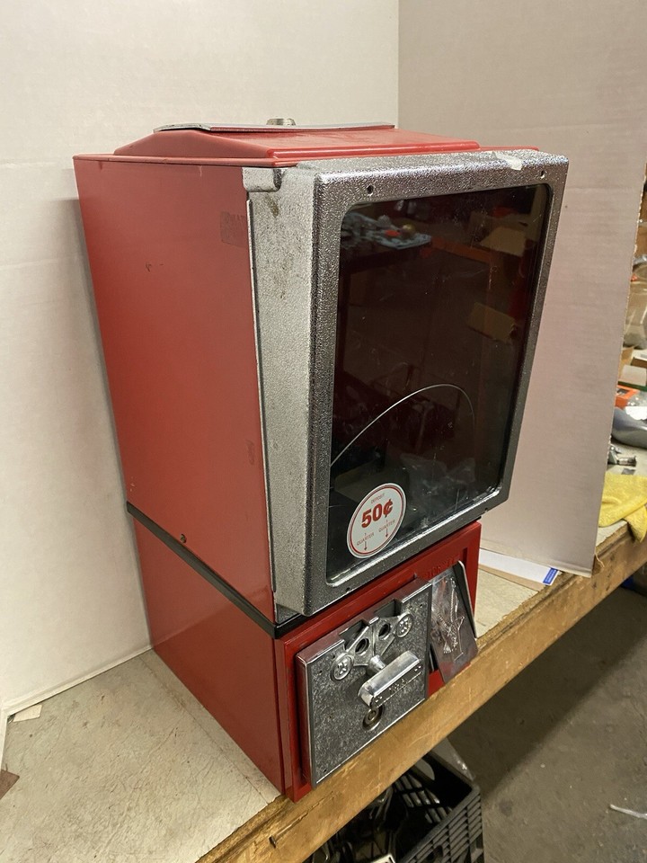 Classic Victor 77 Toy Vending Machine w/ Lock & Key Deconstructed 2 ...
