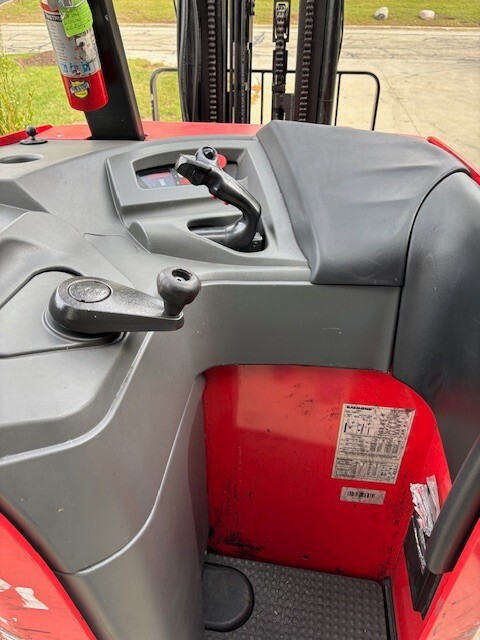 2017 Raymond 425-C50TT 5000 lb Cap. Electric Standup Forklift 3 Stage ...