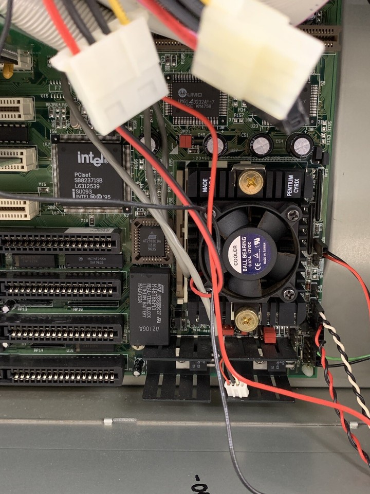 Duracom MiniPro 586 G586-IPC Deskop Pentium 133 MHz 16 MB Ram No HDD No ...