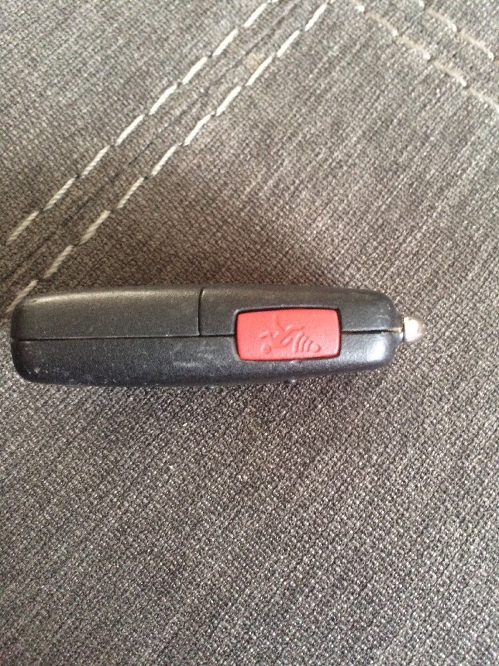 VOLKSWAGEN VW UNCUT KEY FOB OEM REMOTE KEYLESS ENTRY TRANSMITTER 5K0 ...