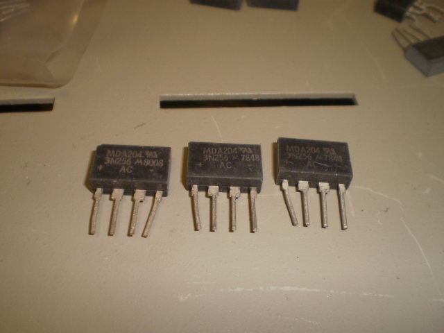 LOT OF MOTOROLA MODEL: MDA204 BRIDGE RECTIFIER QTY. 100. NEW OLD STOCK ...