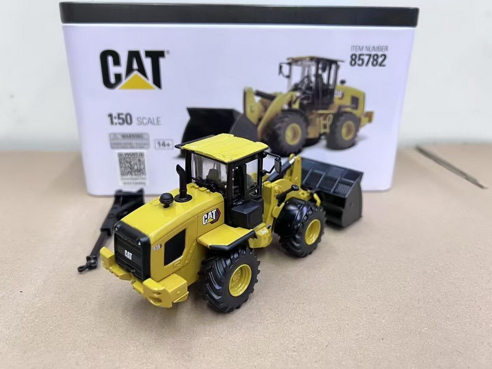Diecast Masters 1/50 Scale CAT 938 Wheel Loader Diecast Model Toy Gift ...