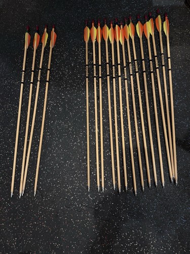 Lot of 18 matching Cajun Archery inc Vintage wood and feathers Arrows ...