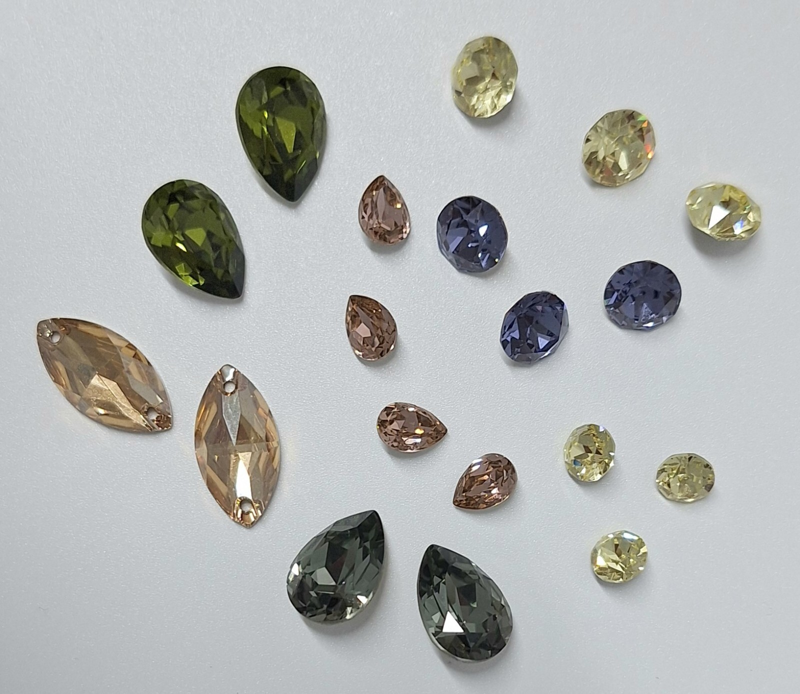 Faceted Crystal Gems Bundle - Assortment of shapes and sizes - 70 ...