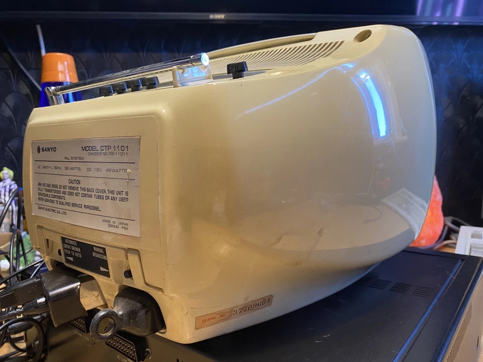 🙇 SANYO CTP 1101 9'' inch COLOUR CRT TV COMMODORE BBC SEGA 3DO NES PS1 ...