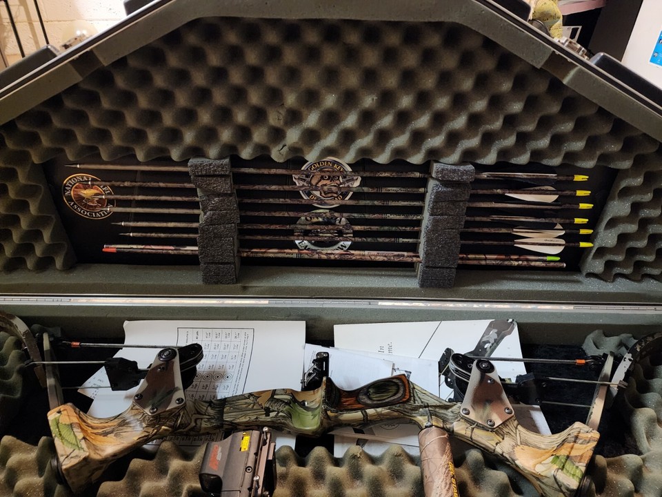 skb bow case plus oneida eagle bow plus holo graphic sight Draw Length ...