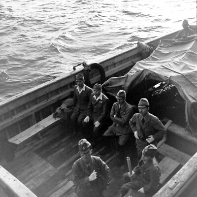 WW2 WWII Photo World War Two / Japanese Surrender of Wake Island ...