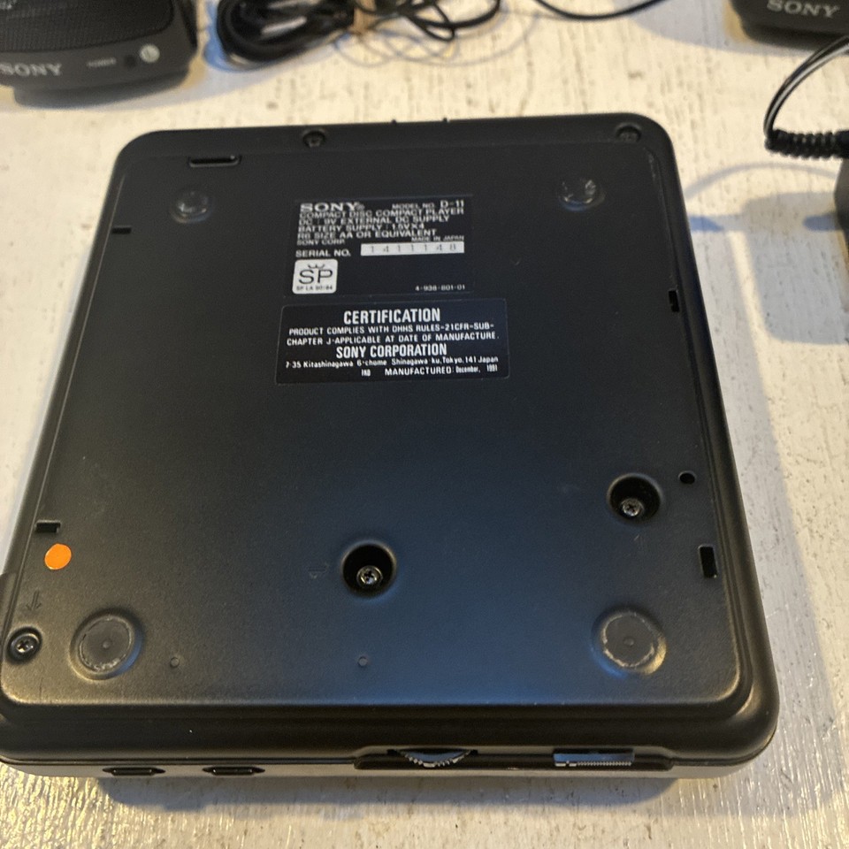 VINTAGE SONY DISCMAN D-11 PERSONAL / PORTABLE (CD) COMPACT DISC PLAYER ...