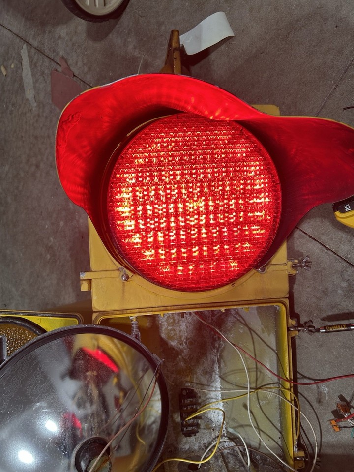 McCain 12” Aluminum LED Traffic Light Signal Stop Go Red Yellow Green ...