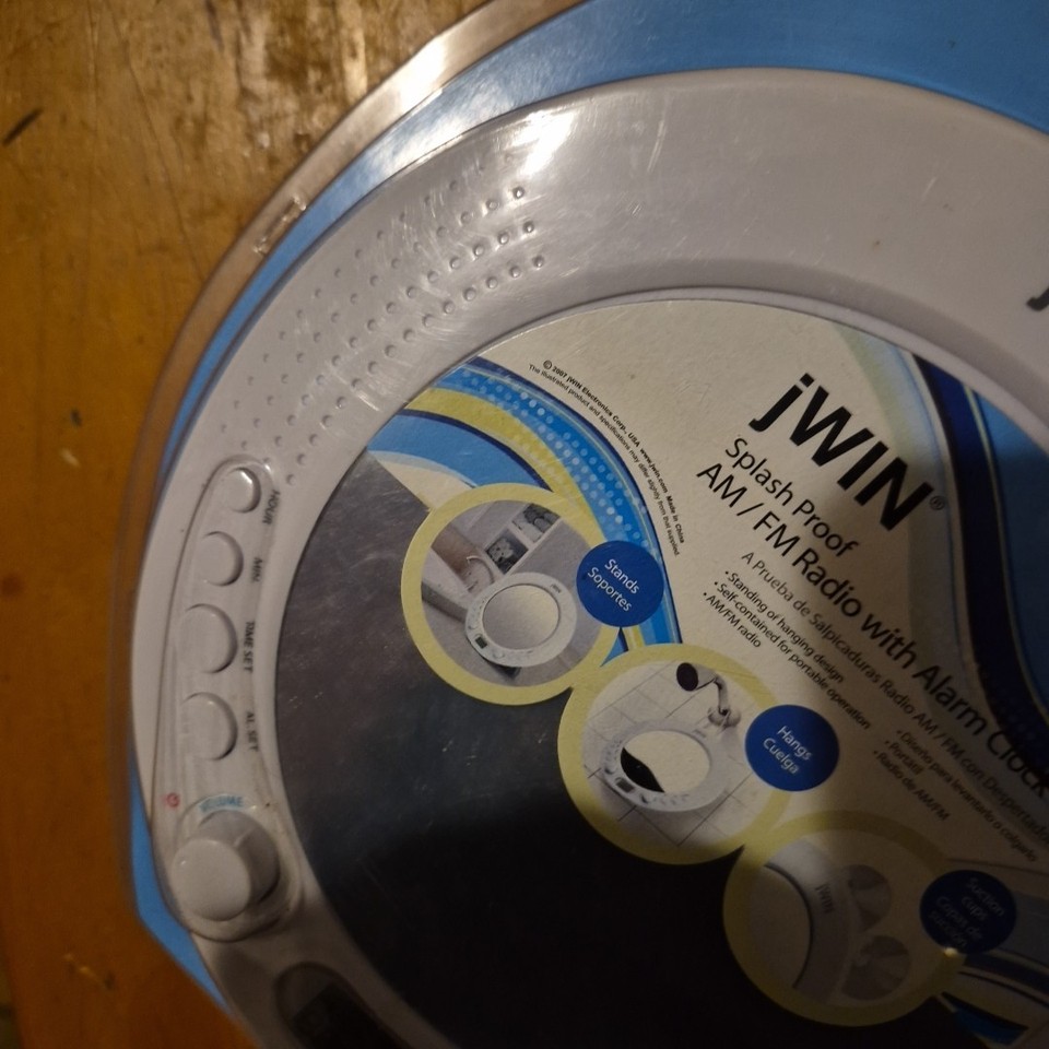 jWIN JX-M58 Splash Proof Shower AM/FM Radio with Alarm Clock & Mirror ...