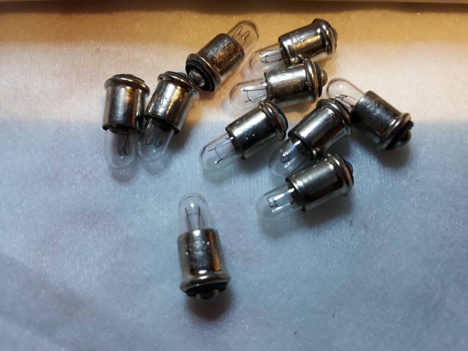 382 14V 08A SGL CONTACT MIDGET Flange Base Lamp Bulb Socket 10 Piece ...