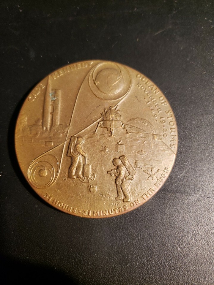 Apollo XII Medallion / Coin 2 3/8" diameter. 4 1/2 ounces Vintage ...