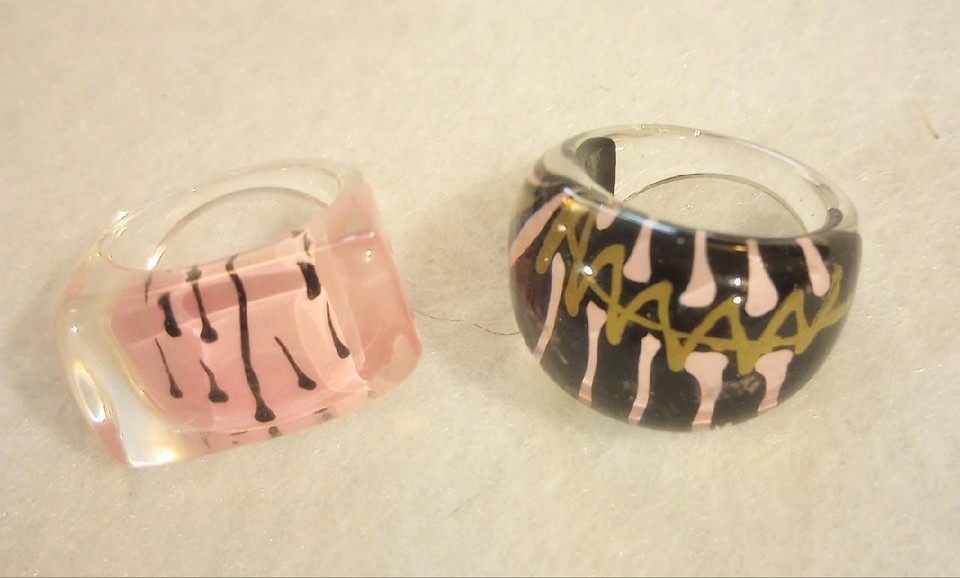 Two Vintage Lucite Rings Clear with Applied Color & Design on Reverse ...