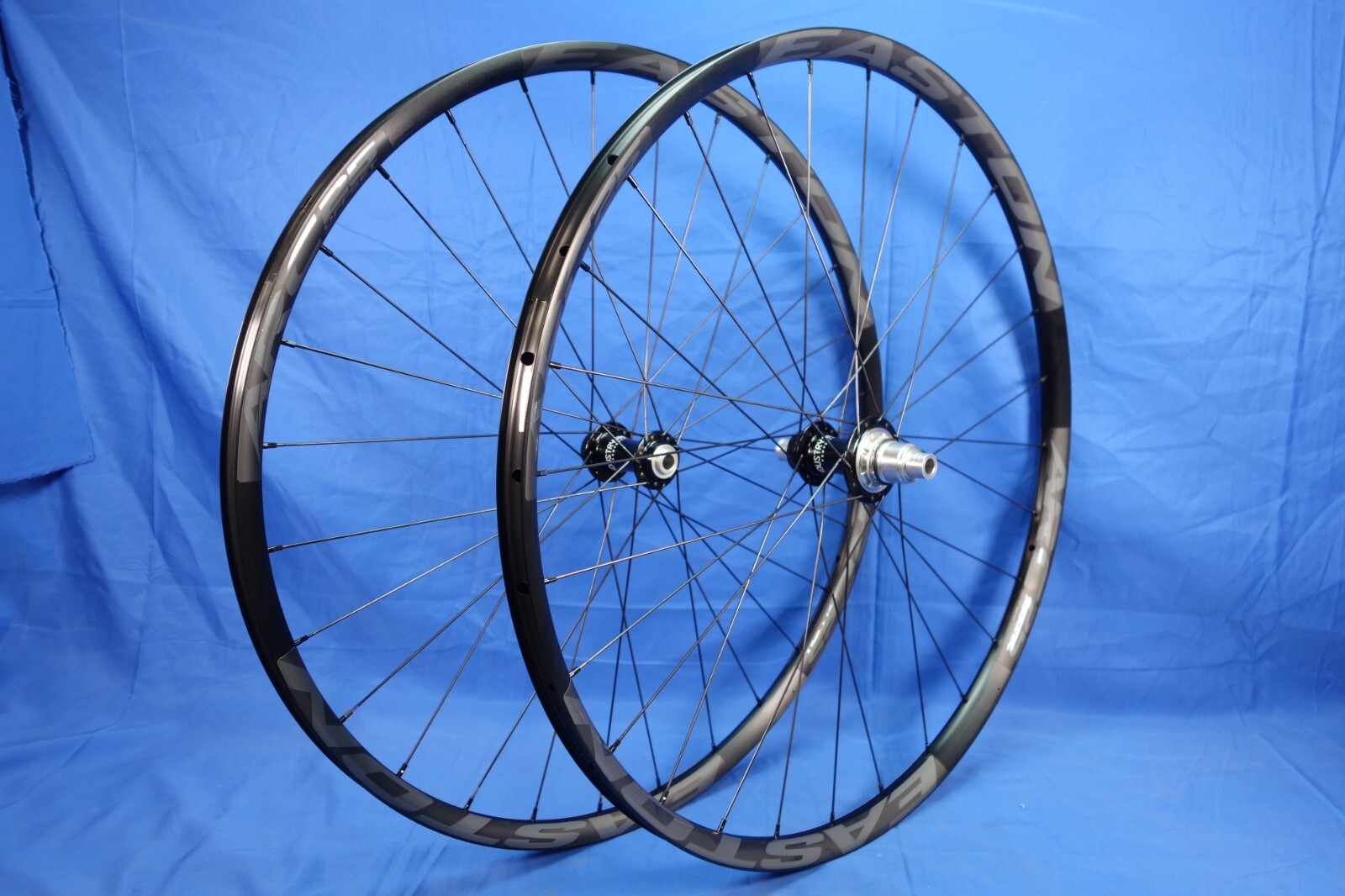 NEW Industry Nine Torch/Easton ARC 25 Gravel CL Disc Wheelset, 12x100 ...