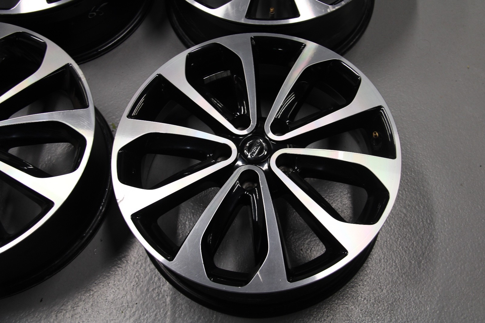 4 rims Alloy 6,5 X 18 " NISSAN Qashqai Black Concrete Original JD18A ...