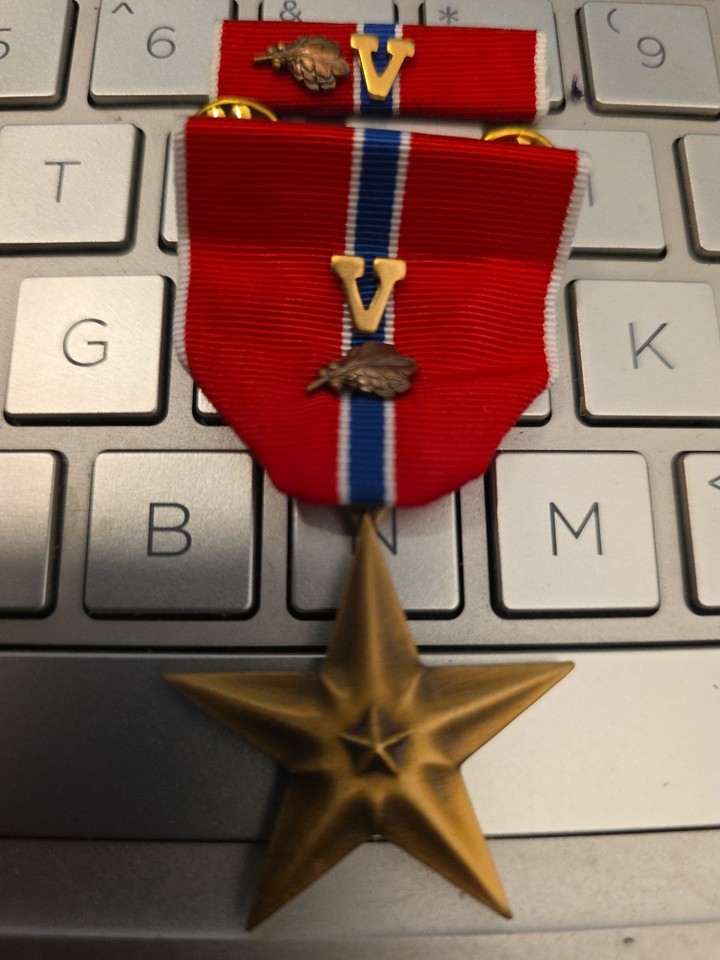 USAF /ARMY BRNZ STARS MEDAL + RIBBON WITH COMBAT V + CLUSTER -SEE STORE ...