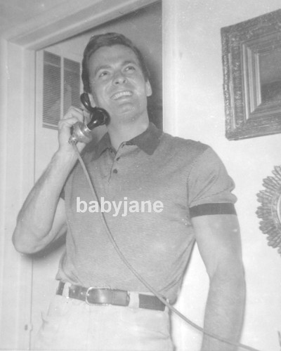 014 EDSON STROLL CANDID AT HOME ON TELEPHONE PHOTO | eBay