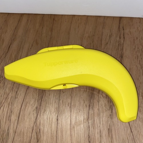 Tupperware Yellow Banana Keeper Hinged lunch container Holds Large ...