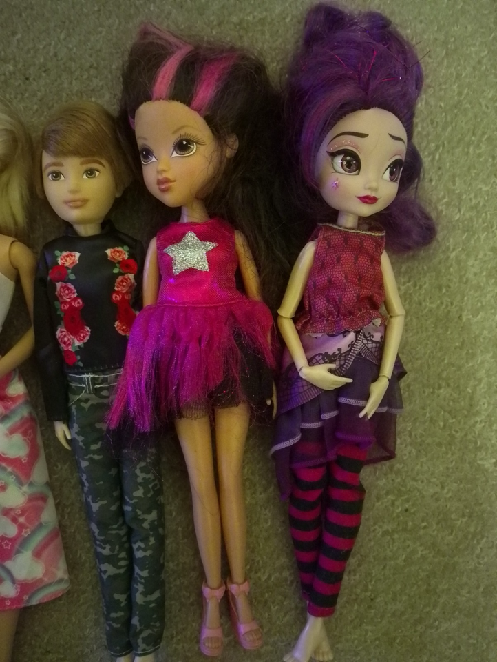 Bundle of dolls (2 Barbie). 9 in total, mixed types/franchises | eBay UK