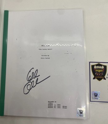 Gillian Anderson Signed X Files Full Episode Script MMC COA Jersey ...