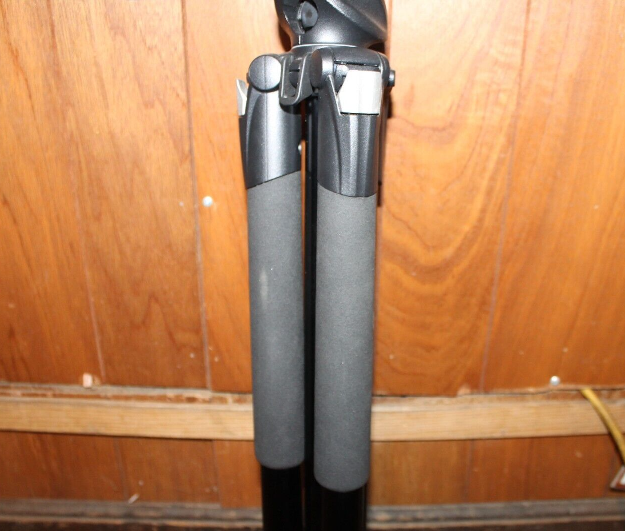 Manfrotto 055XPROB Tripod with Bogen Manfrotto 3030 Pan Tilt Head | eBay