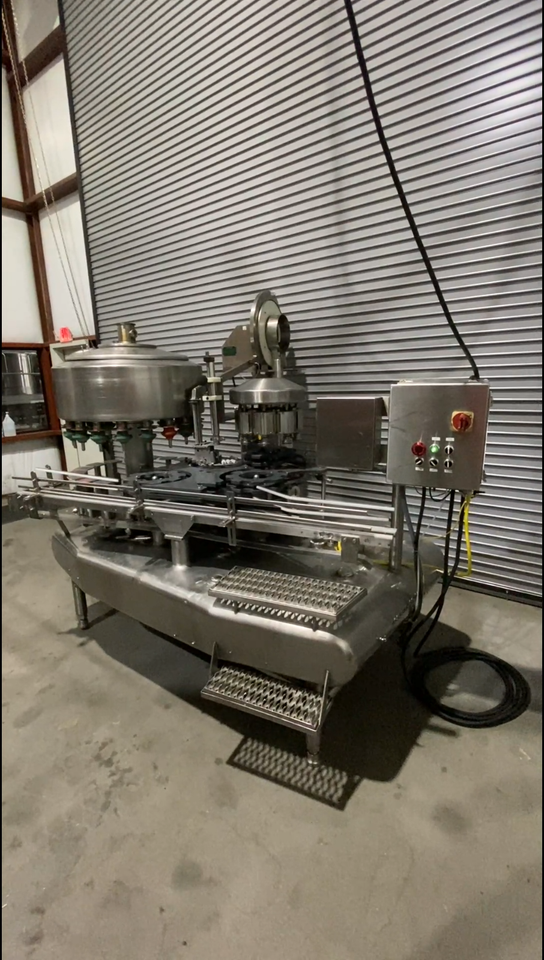 Federal 18 Valve Rotary Bottle Filler with 8 Head Screw Capper Filling ...