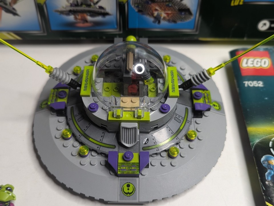 LEGO 7052 - Alien Conquest UFO Abduction 100% Complete W Instructions ...