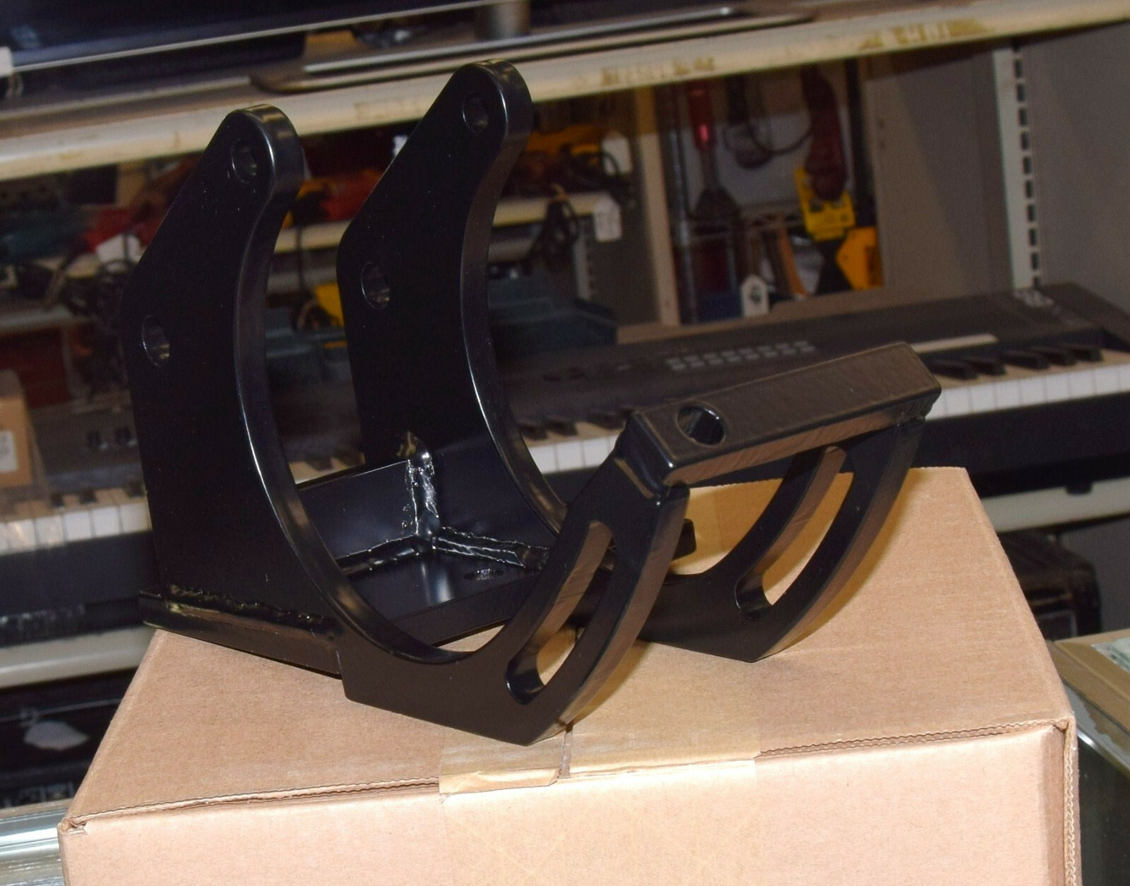 JLG SKYTRAK MMV AC COMPRESSOR MOUNTING BRACKET 7301782 MILITARY ...