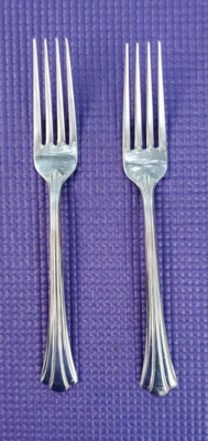 2-Wallace SHELLBROOK Ribbed Handle Stainless 18/8 DINNER FORKS 7 3/8 ...