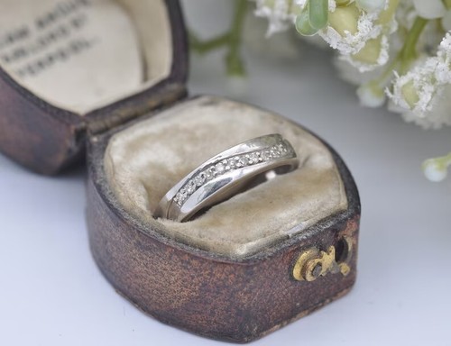 9ct White Gold and Diamond Wave Ring - 10 Points 0.1 Carat Diamond | UK ...