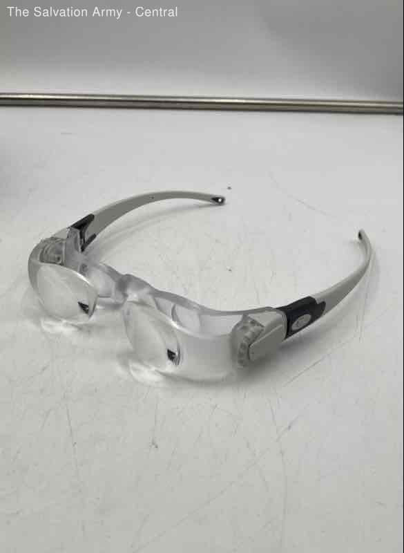 Eschenbach Clear Max Detail TV Low Vision Magnifying Glass With Hard ...