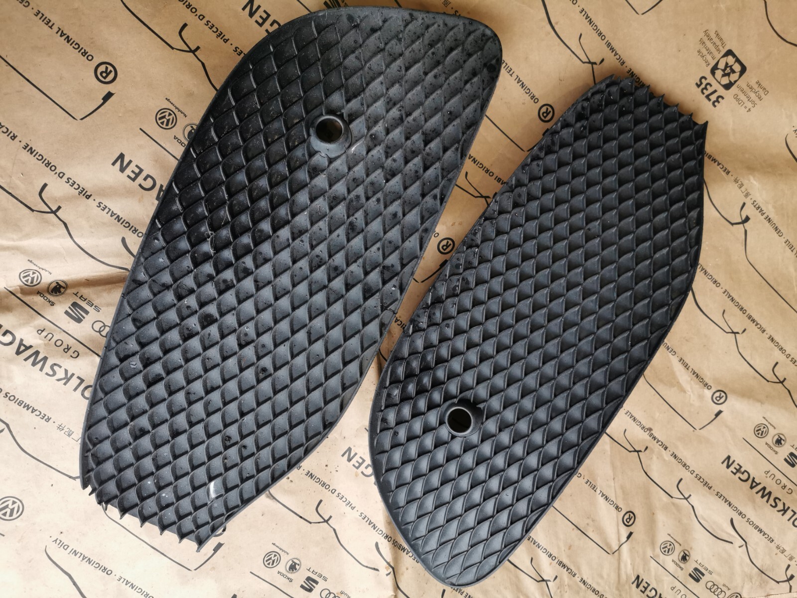 Mercedes E Class W213 Front Bumper Left Righ Side Grill A2138851500 ...