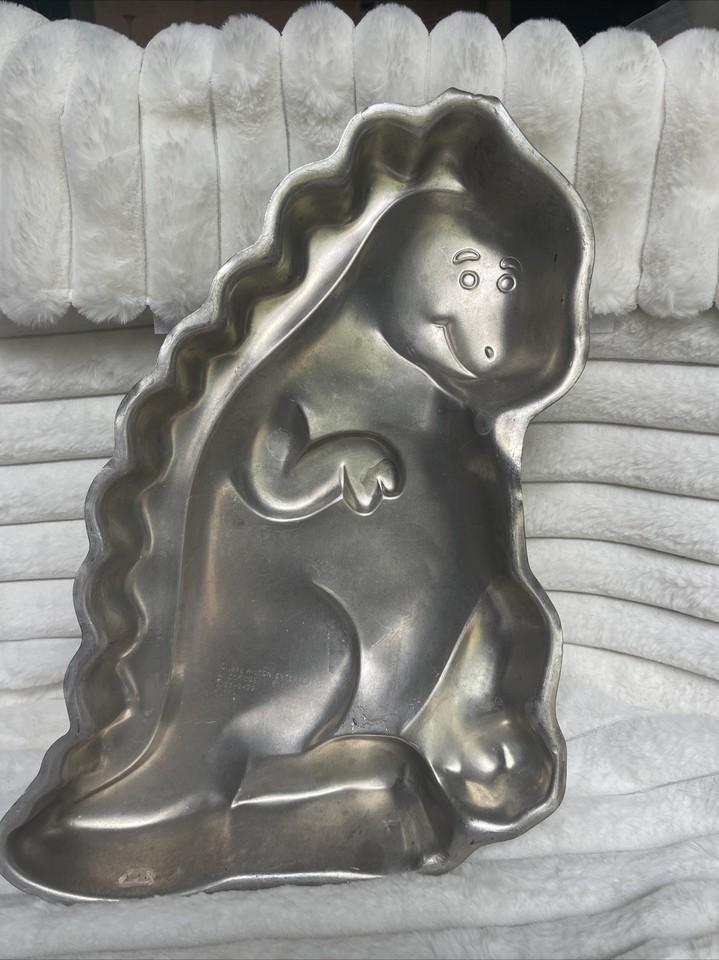 WILTON #2105-9409 Partysaurus 1988 T-Rex Dinosaur 16" Cake Mold Baking ...