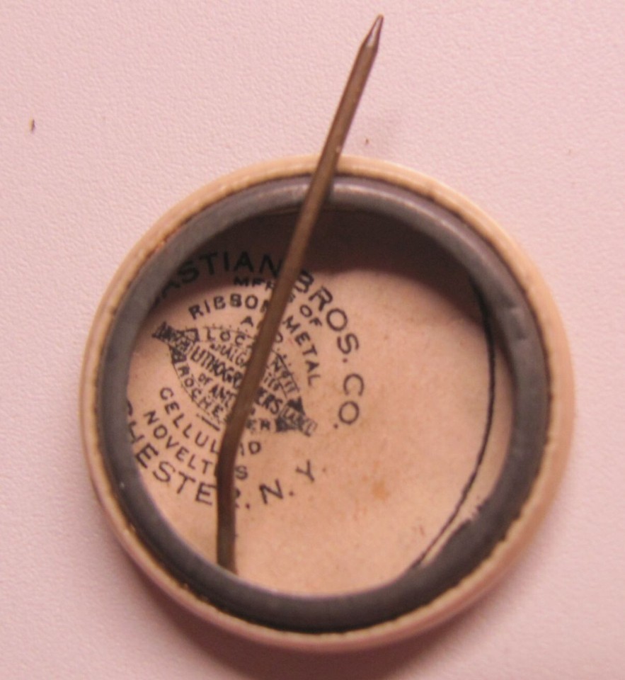 1922-23 Kolb's Mothers' Bread Baseball Pin PB 4 Bill Barrett Reading ...