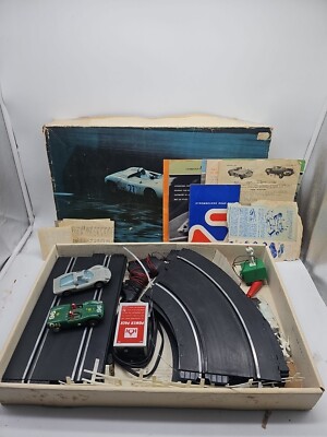 Vintage Strombecker International Road Racing 1:32 Slot Car Set #9935 w ...