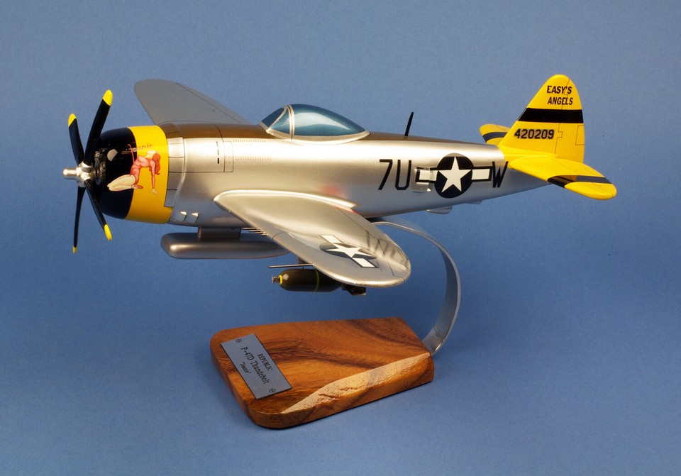 USAAF P-47 Thunderbolt Easy Miles 23rdFS 36thFG Desk WW2 Model 1/32 AV ...
