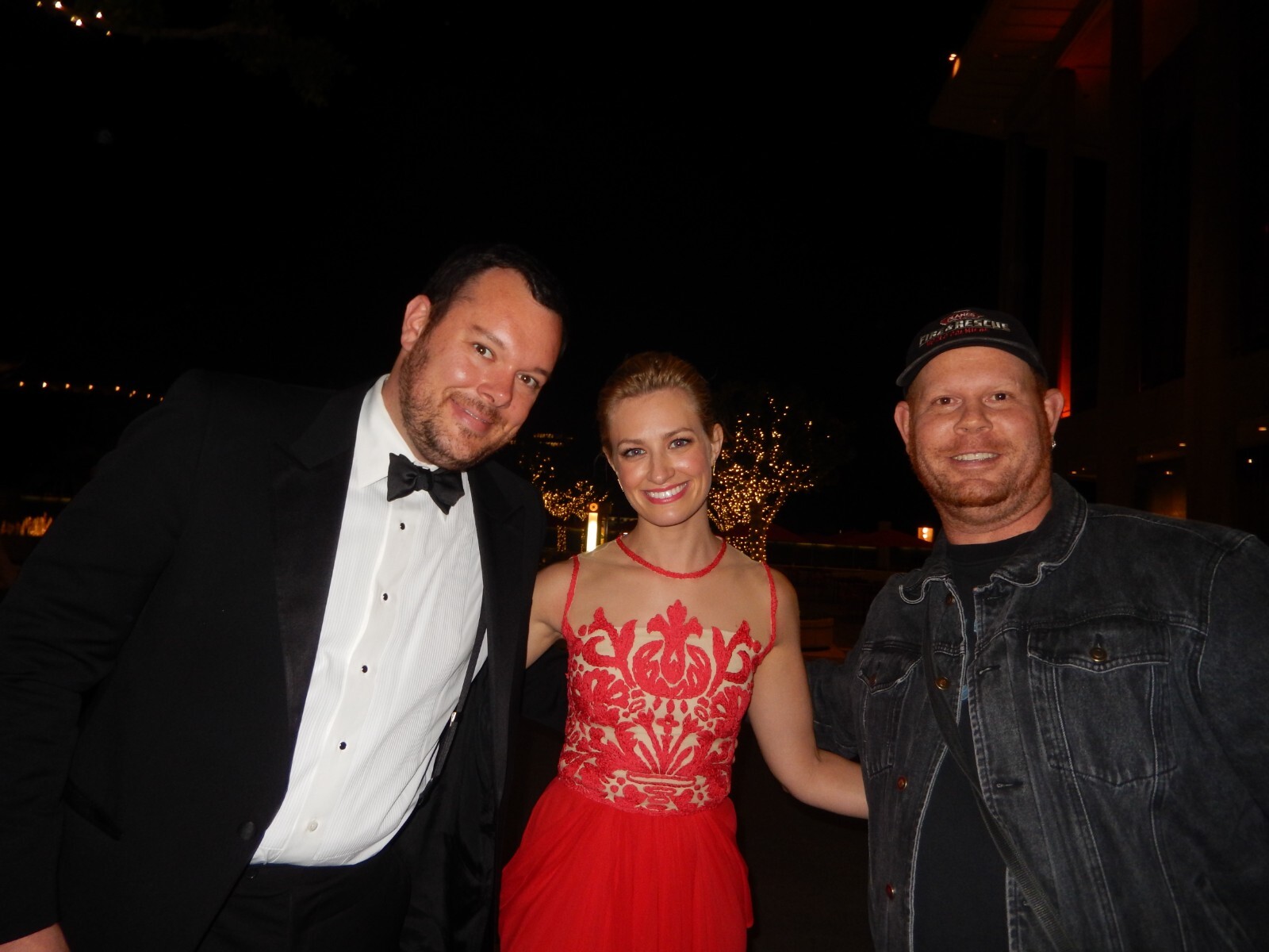 Beth Behrs 2 Broke Girls autographed photo signed 8x10 #4 Caroline ...