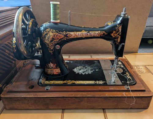 Singer Sewing Machine 28K Hand crank 1898 Antique Working With 7 Parts ...